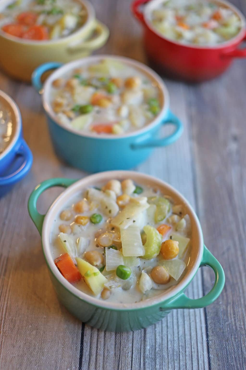 Mini vegetable pot pie with chickpeas (vegan) - Cadry's Kitchen