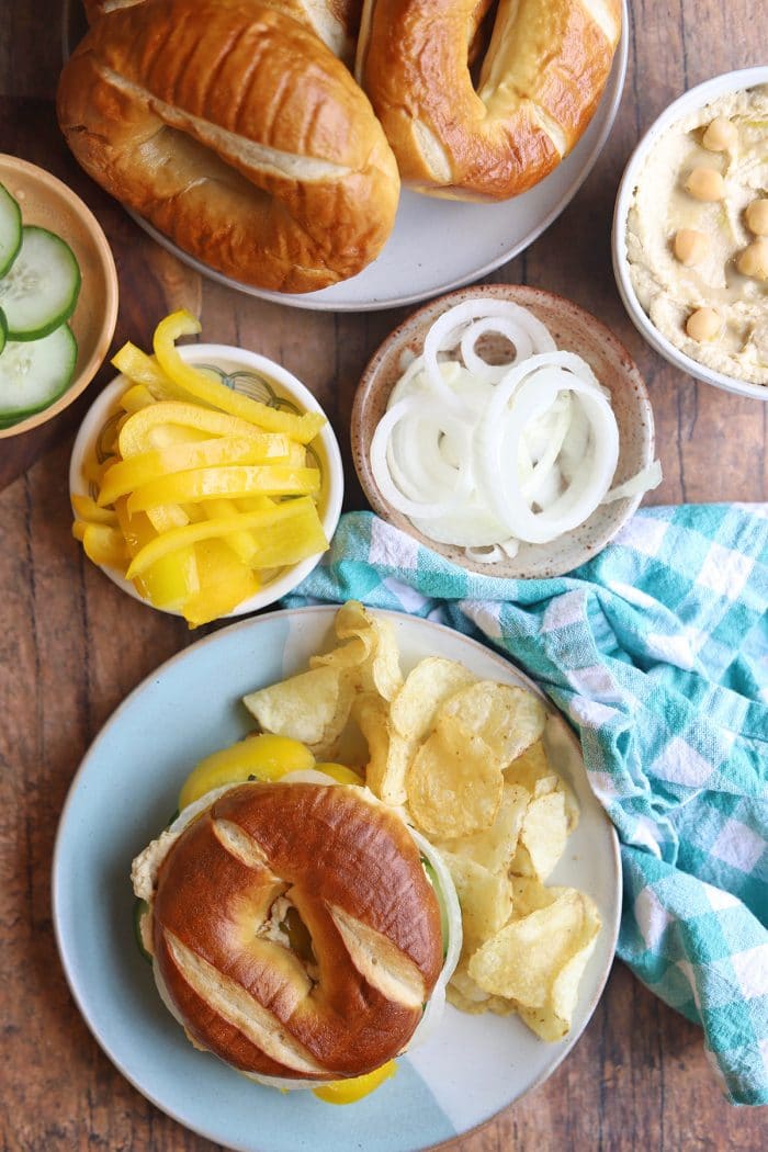 Bagel sandwich with hummus & vegetables - Cadry's Kitchen