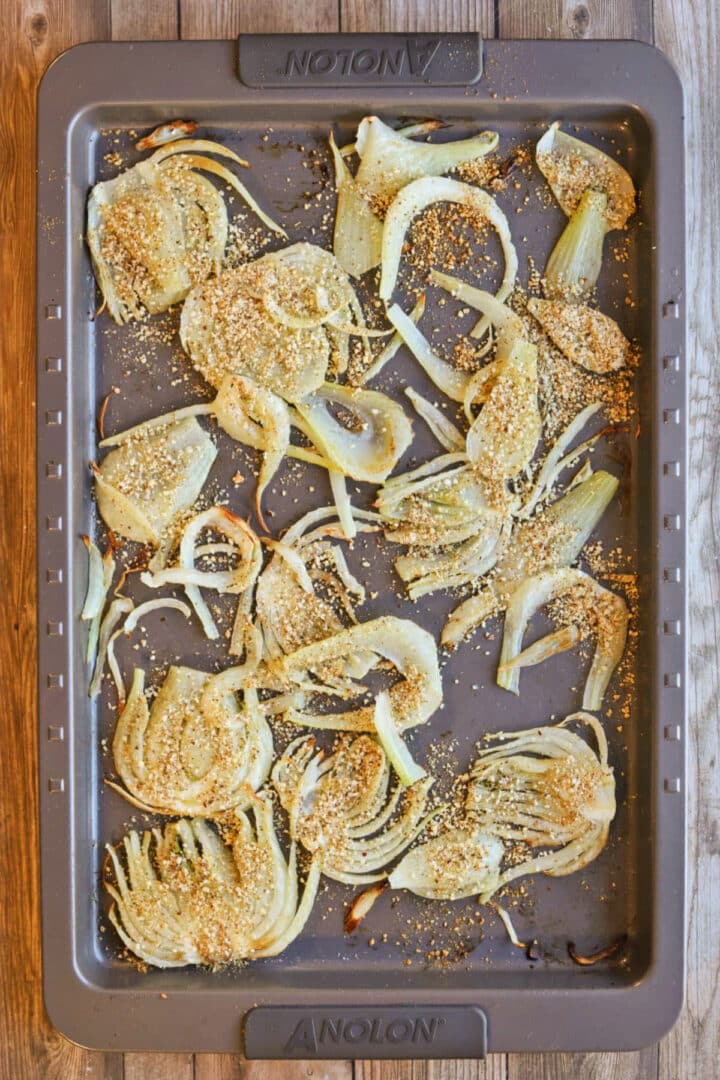Roasted fennel with vegan parmesan cheese (Just 4 ingredients!) - Cadry ...
