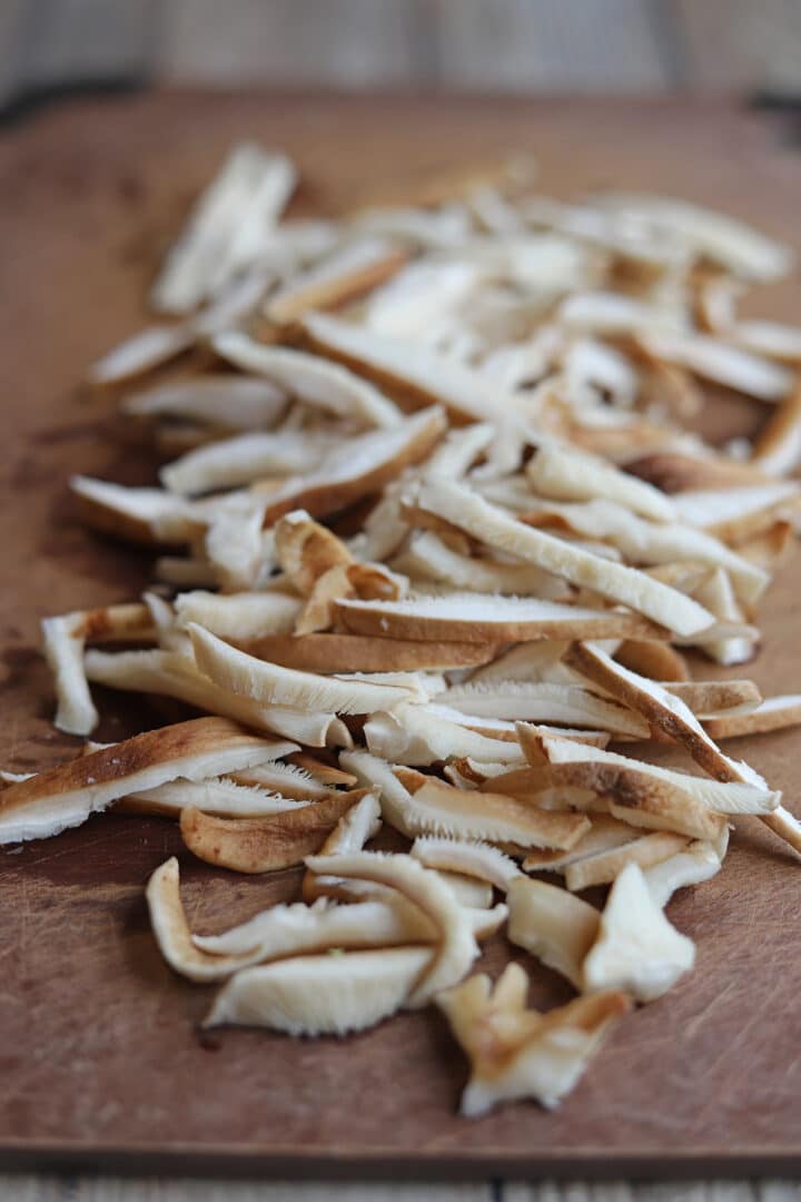 Soy-glazed stir-fried green beans with shiitake mushrooms - Cadry's Kitchen