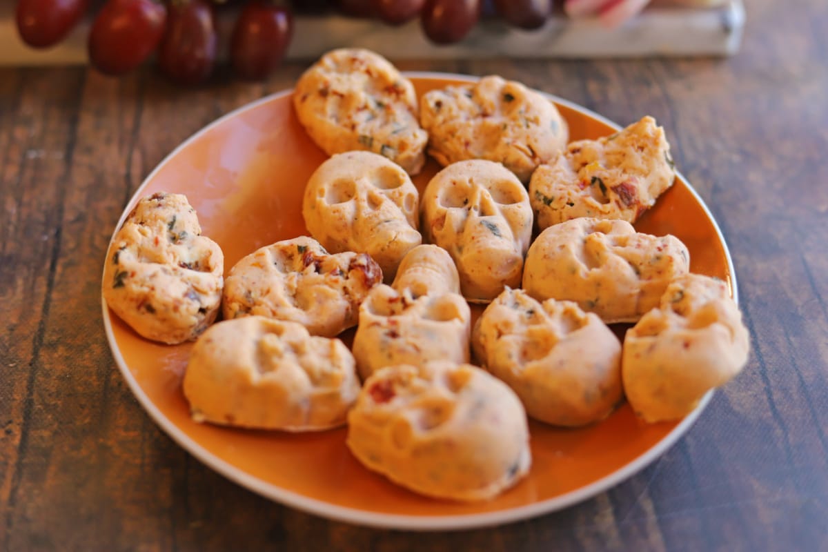 Spooky vegan butter skulls (Easy Halloween appetizer) - Cadry's Kitchen